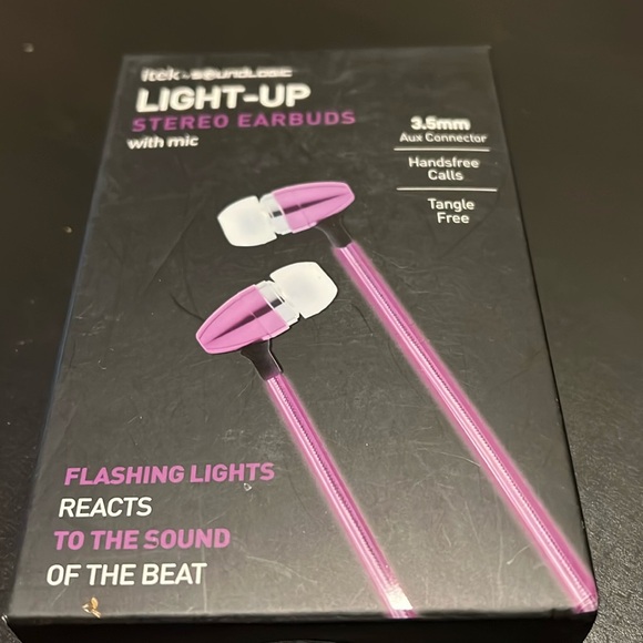 sound logic | Headphones | Nwt Light Up Stereo Earbuds With Mic Flashes ...